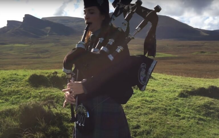 How to Play Bagpipes - The Basics and Essential Tips! - Burns Scotland